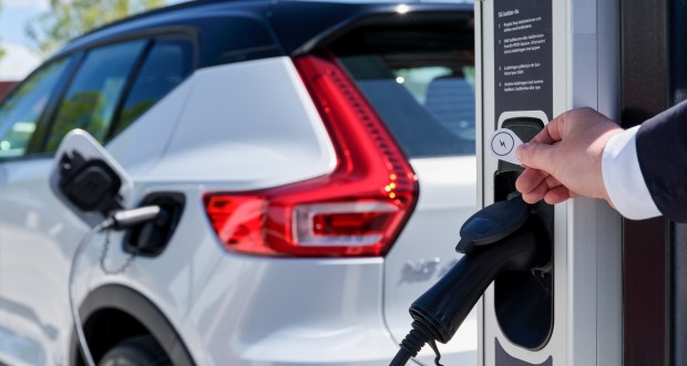 Mon Motors Volvo Cars Cardiff opens temporary showroom | Motor Trader