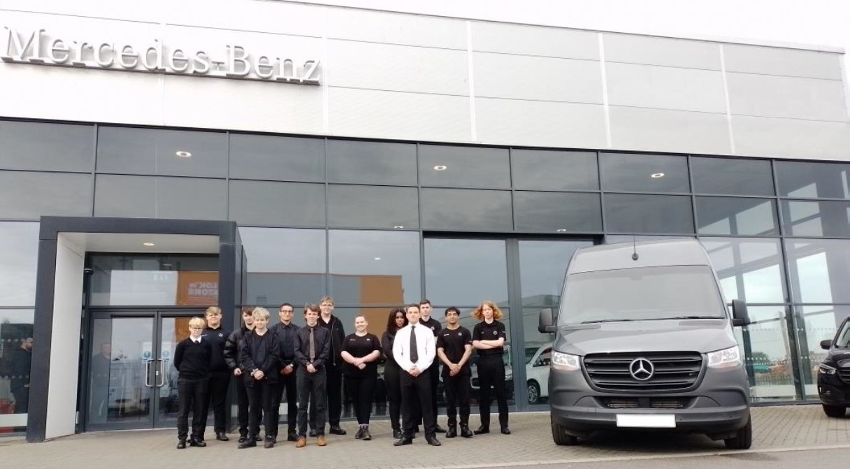 Rygor Auto welcomes Mercedes-Benz apprentice intake for 2023 | Motor Trader