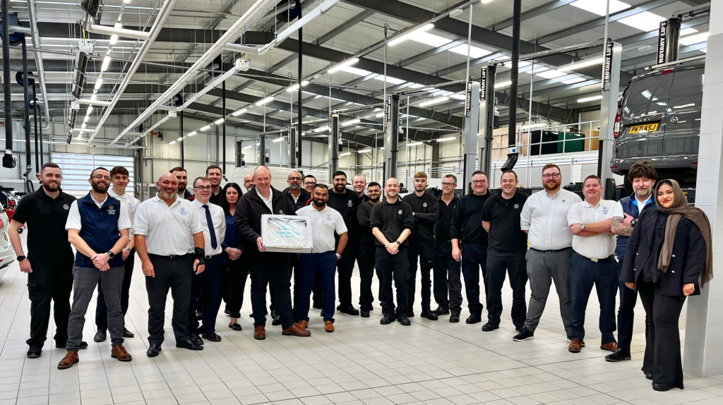 Swansway extends services and boosts training at Oldham Volkswagen ...