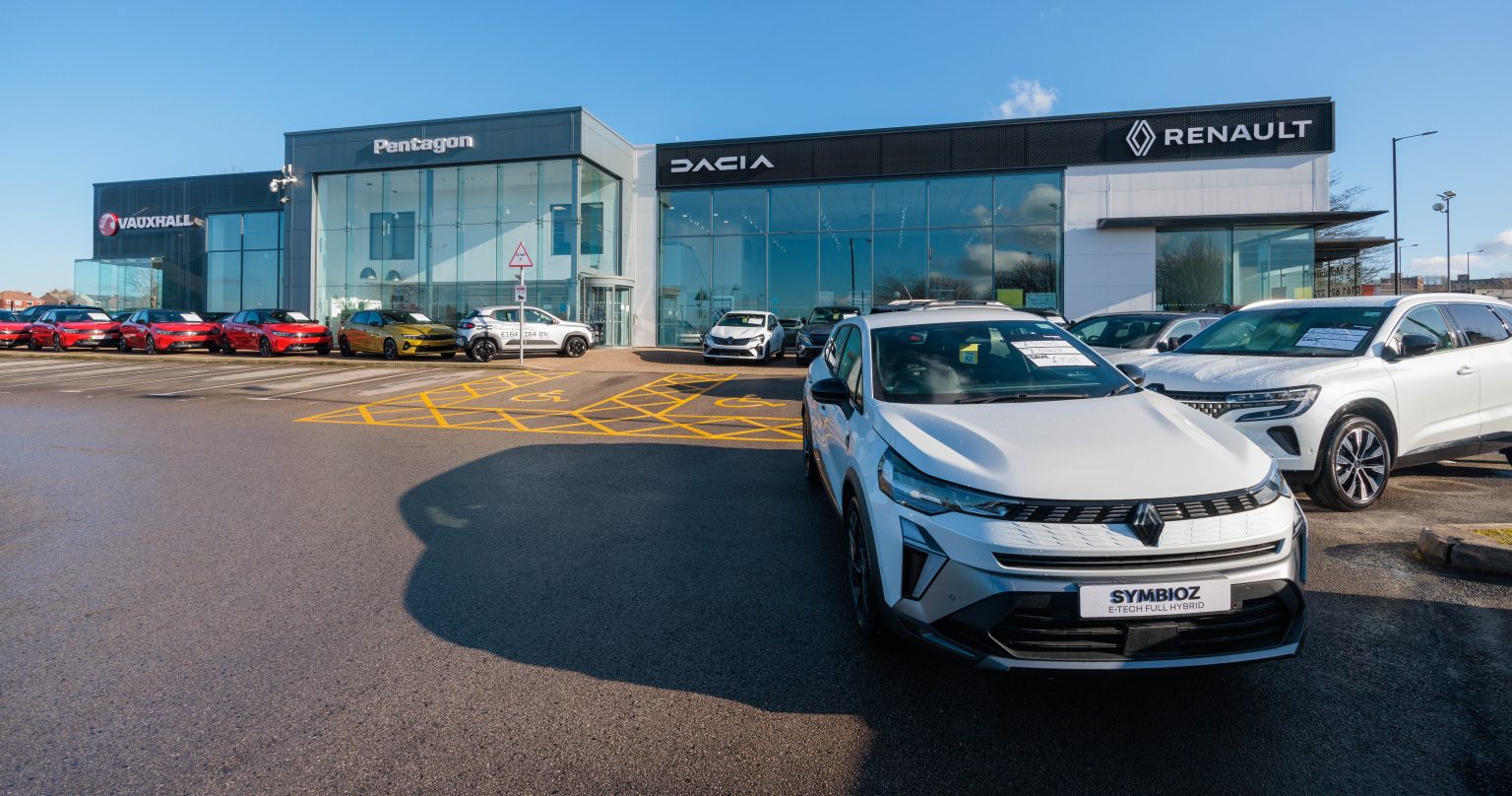 Pentagon expands with Renault and Dacia in Oldham