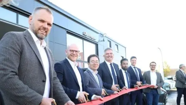 Glyn Hopkin opens Geely Chelmsford site | Motor Trader