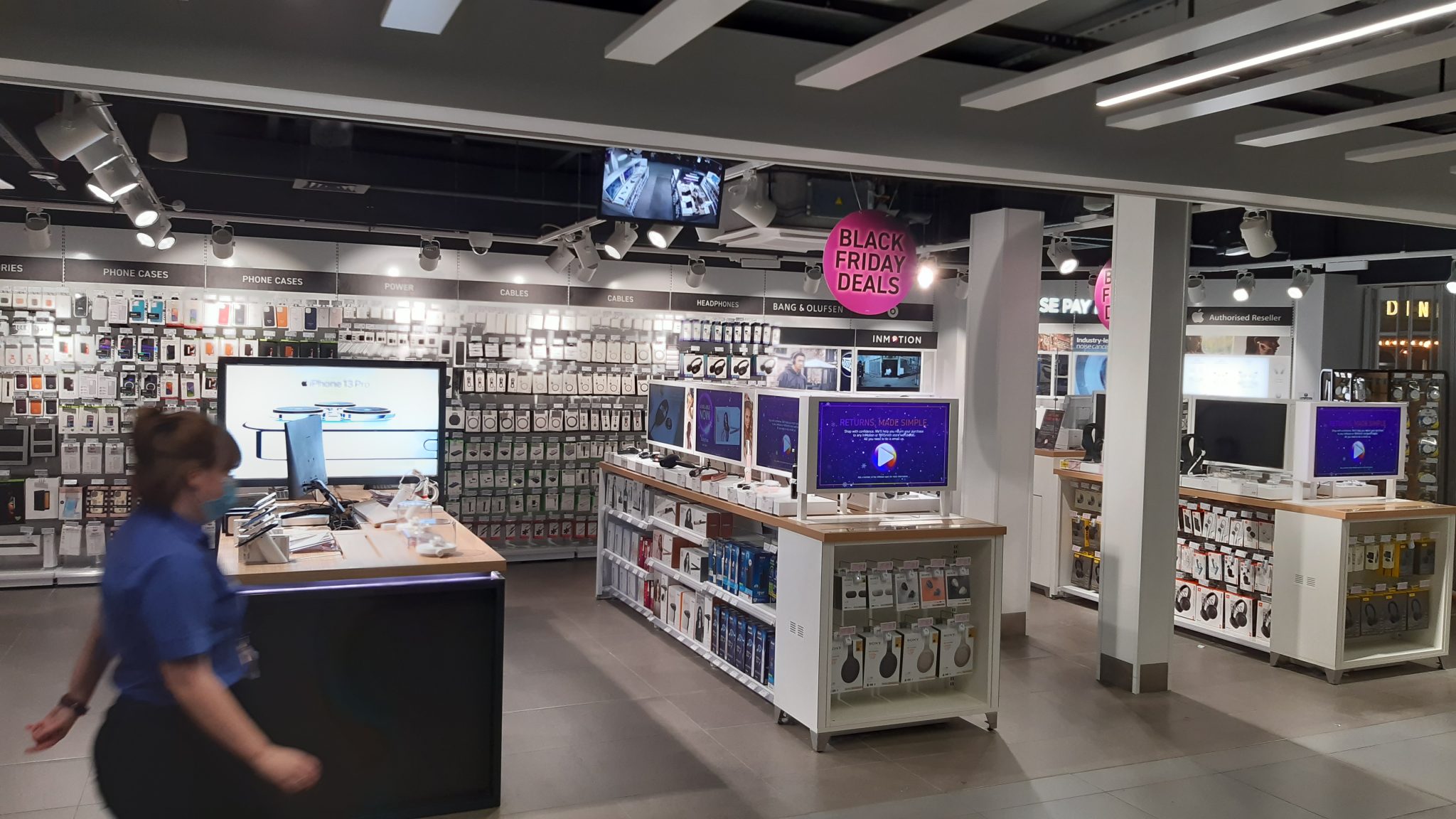 WHSmith unveils two new stores in UK travel retail