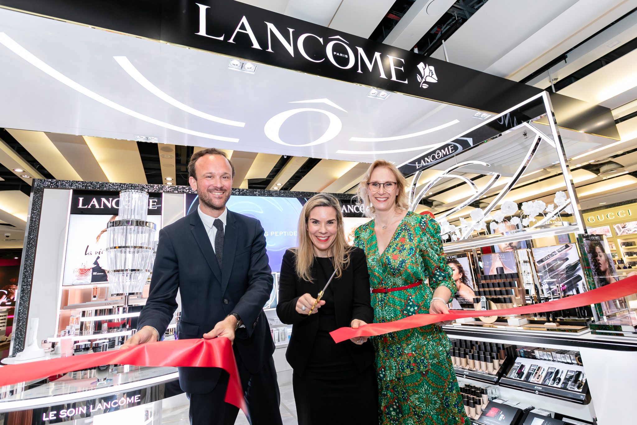 Lancôme’s new store concept blooms with Dufry at Heathrow T5