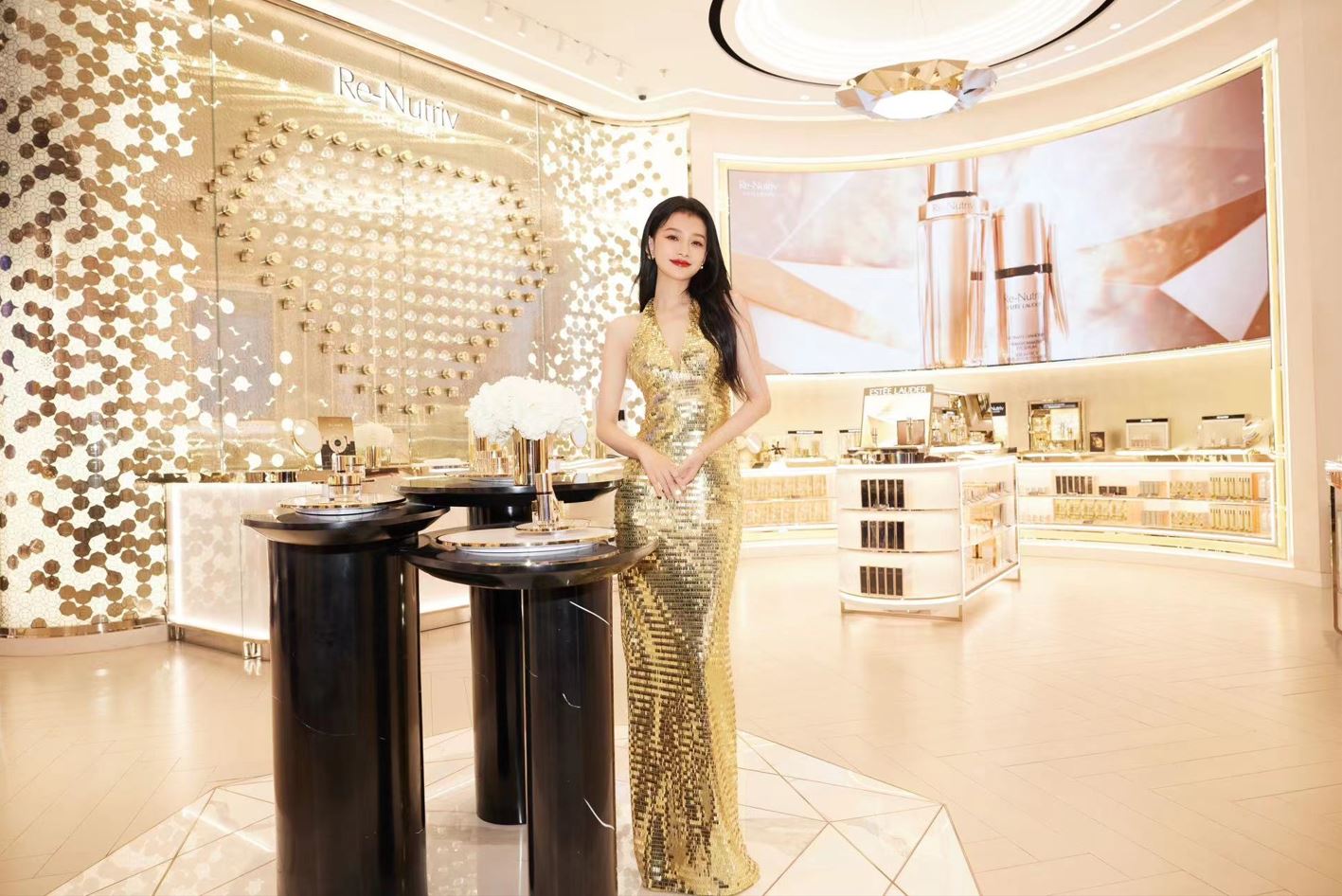 Estée Lauder launches exclusive Re-Nutriv travel retail activations in ...