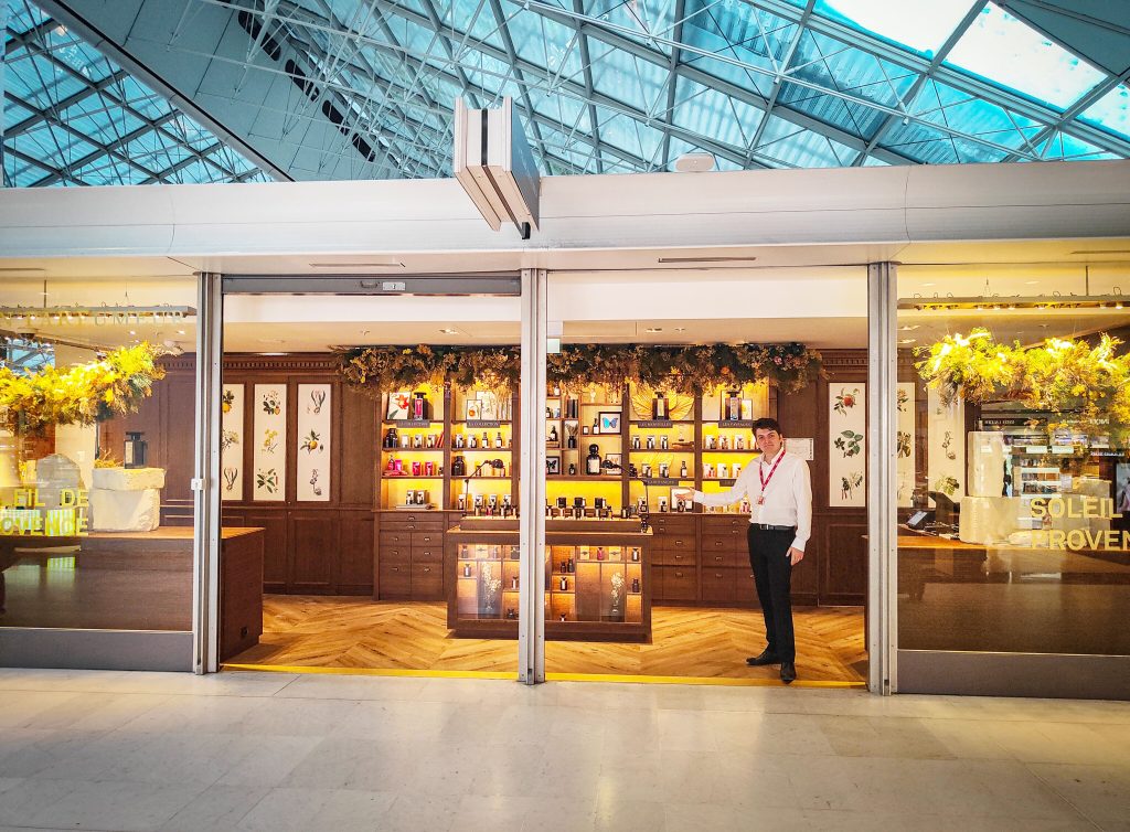 Puig features L’Artisan Parfumeur pop-up at Paris Charles de Gaulle