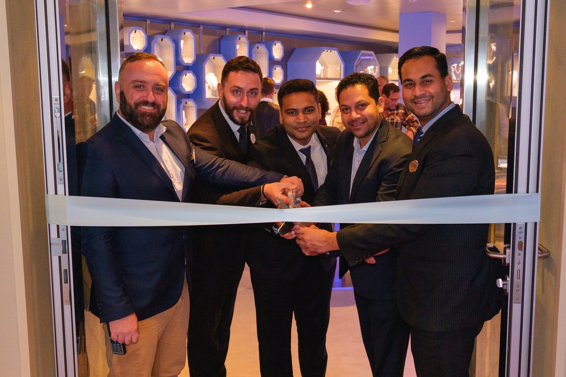 Dufry and Swarovski unveil cruise-first concept onboard NCL Escape