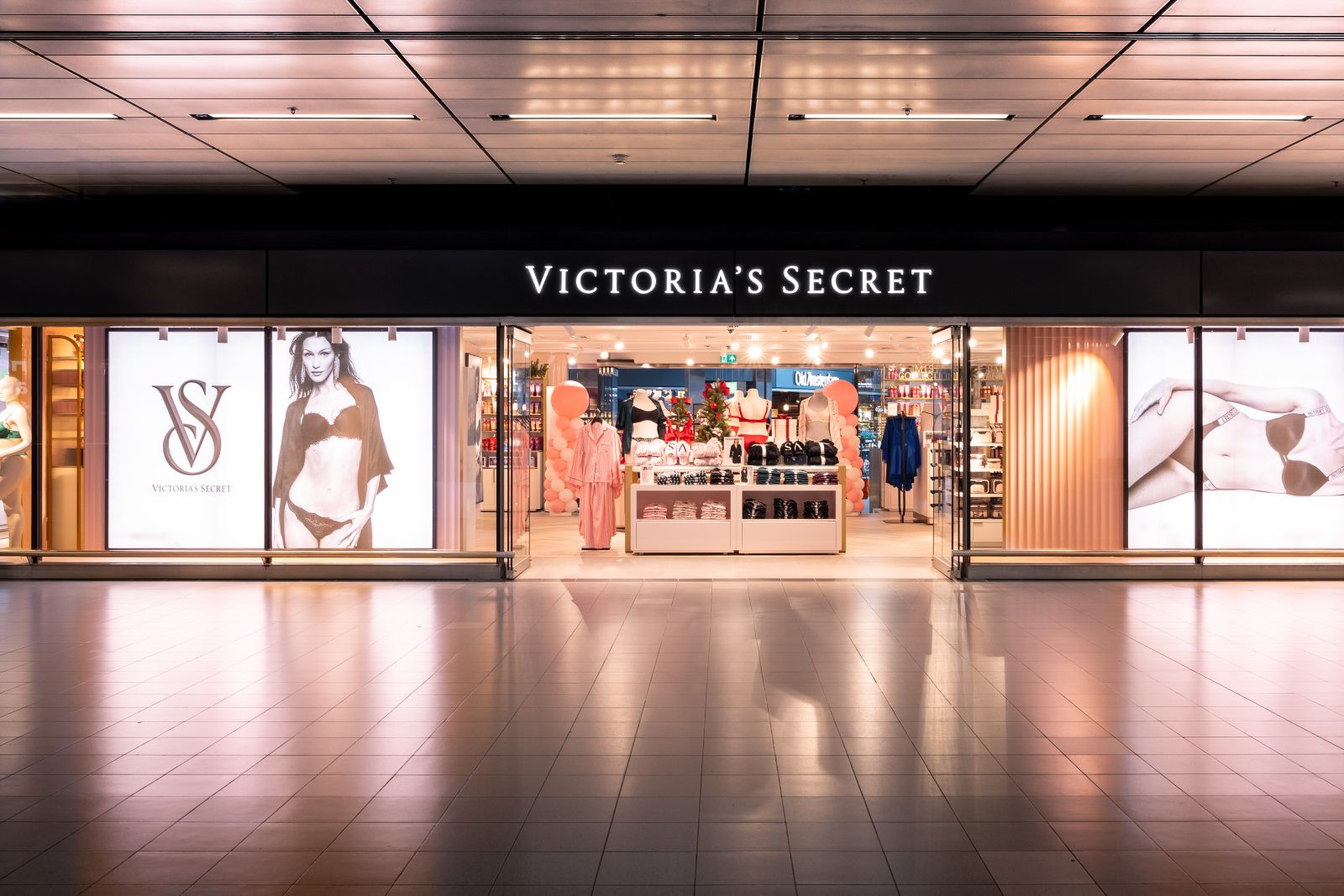 Inside Victorias Secret The Victoria's Secret Fashion Show Returned
