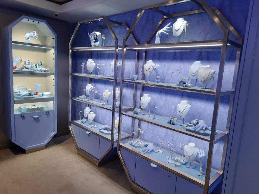 Dufry and Swarovski unveil cruise-first concept onboard NCL Escape