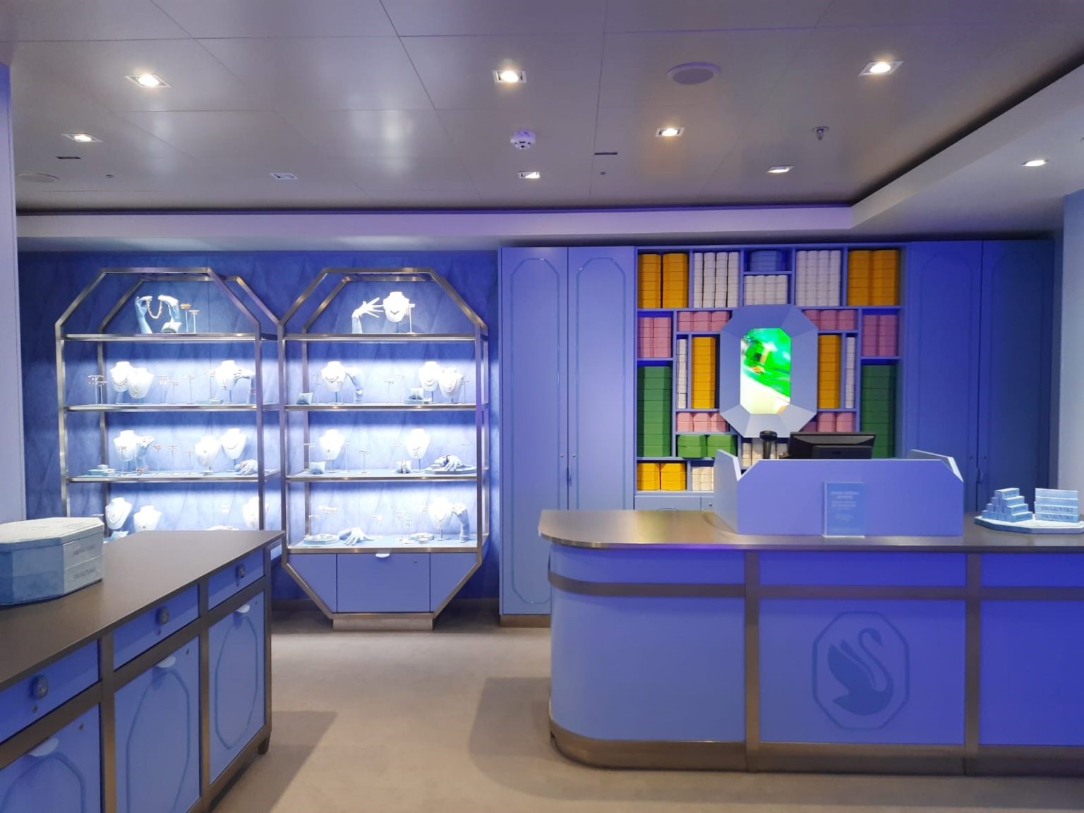 Dufry and Swarovski unveil cruise-first concept onboard NCL Escape