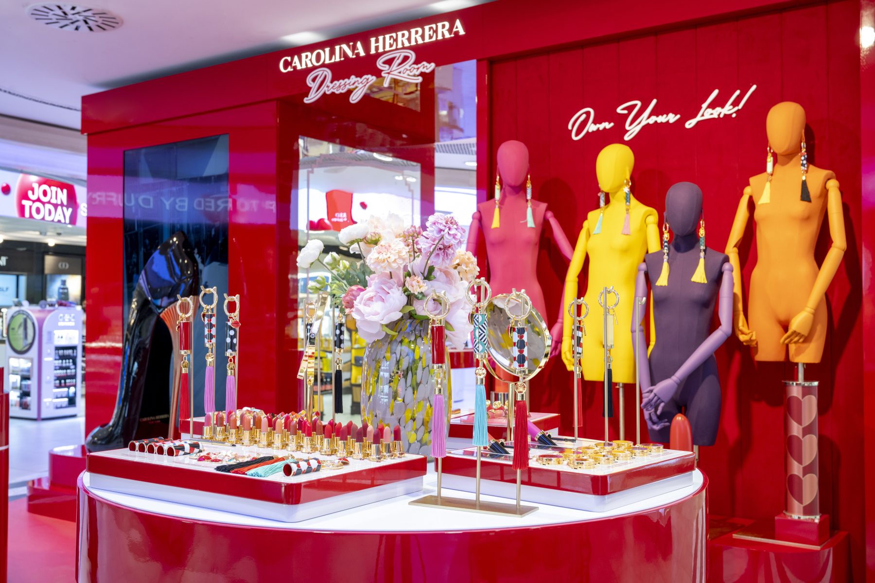 Puig pop-up showcases Carolina Herrera collections at Madrid Airport