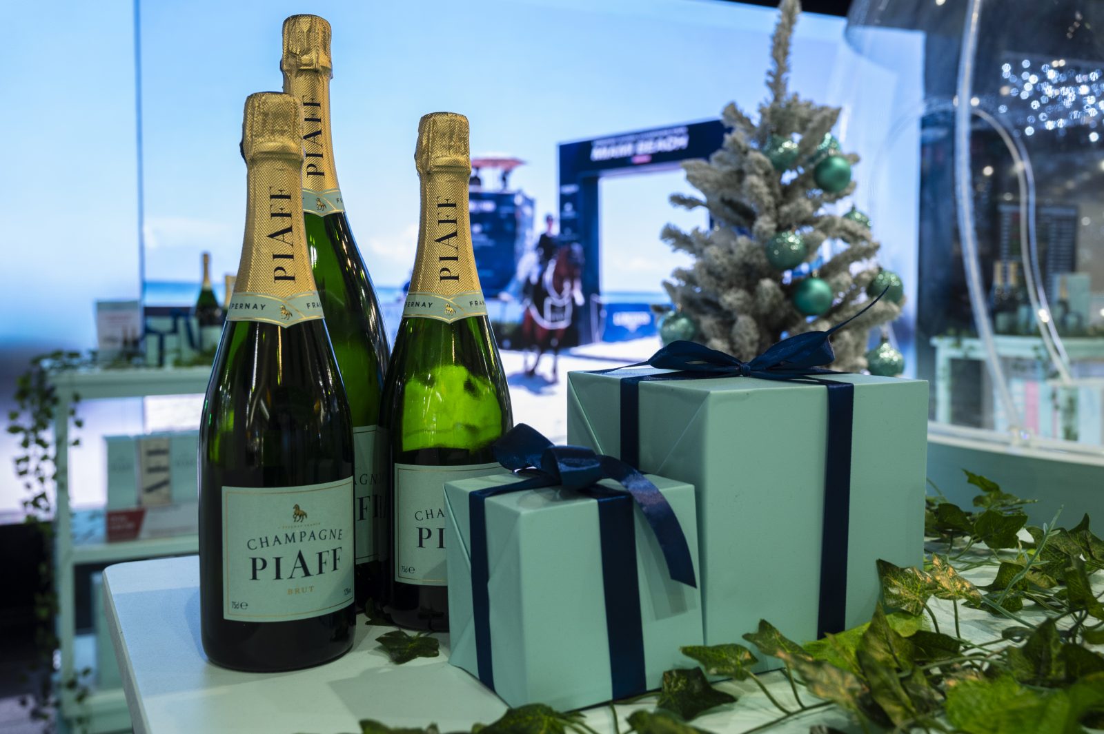 Champagne Piaff snow globe enchants travellers at Heathrow T5
