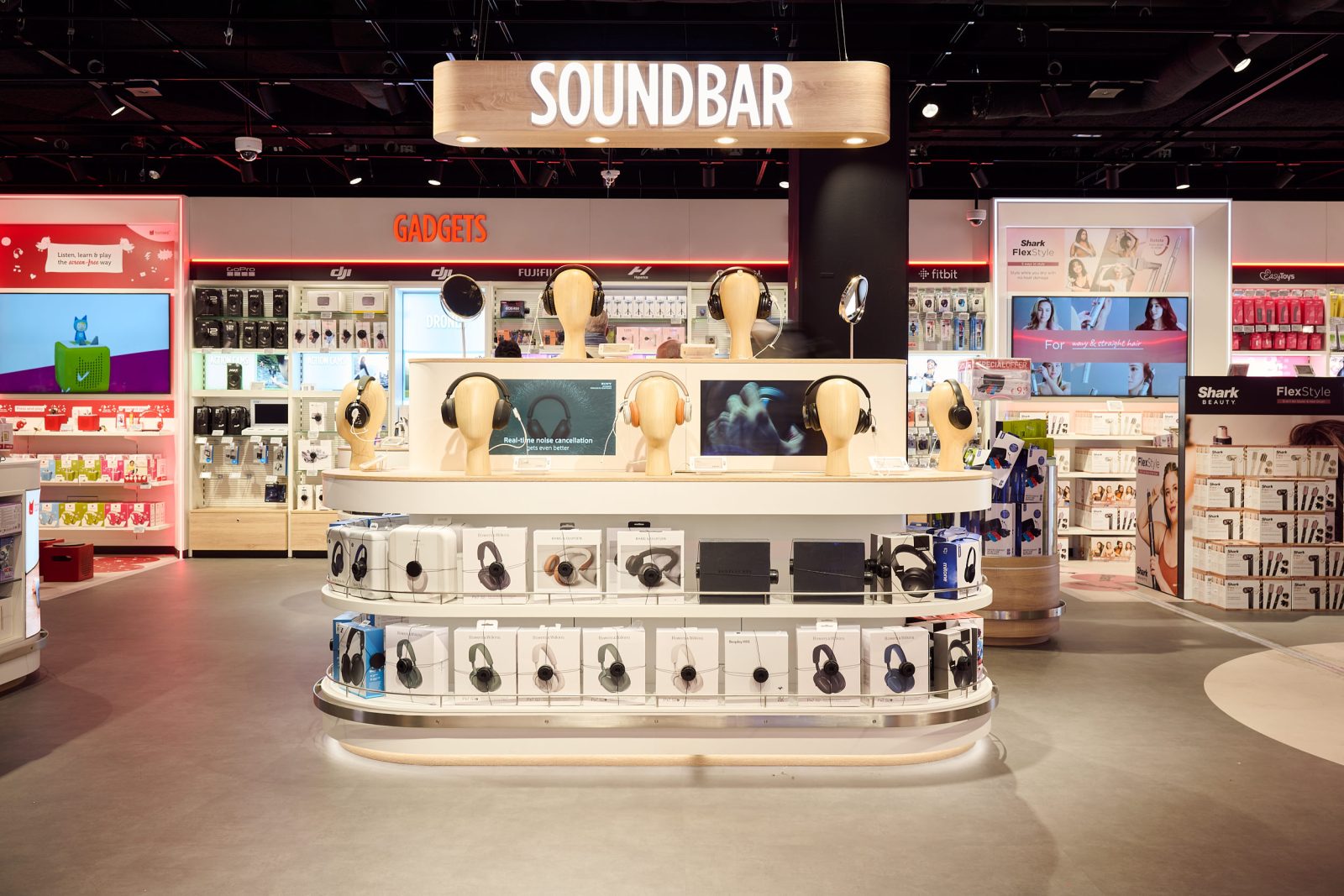 Capi opens new flagship store at Schiphol Airport