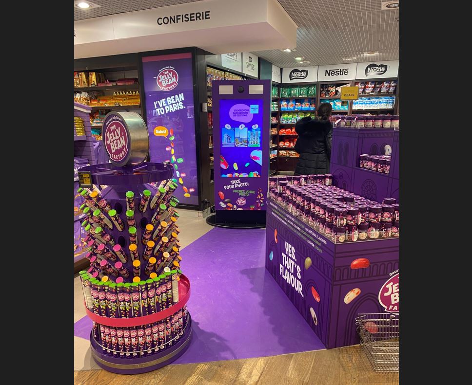 Cloetta GTR creates The Jelly Bean Factory display at Paris Orly