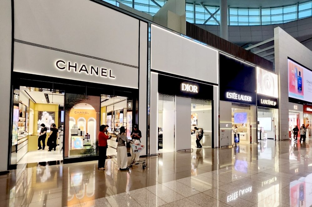 Chanel opens fashion and beauty spaces at Paris CDG Terminal 1