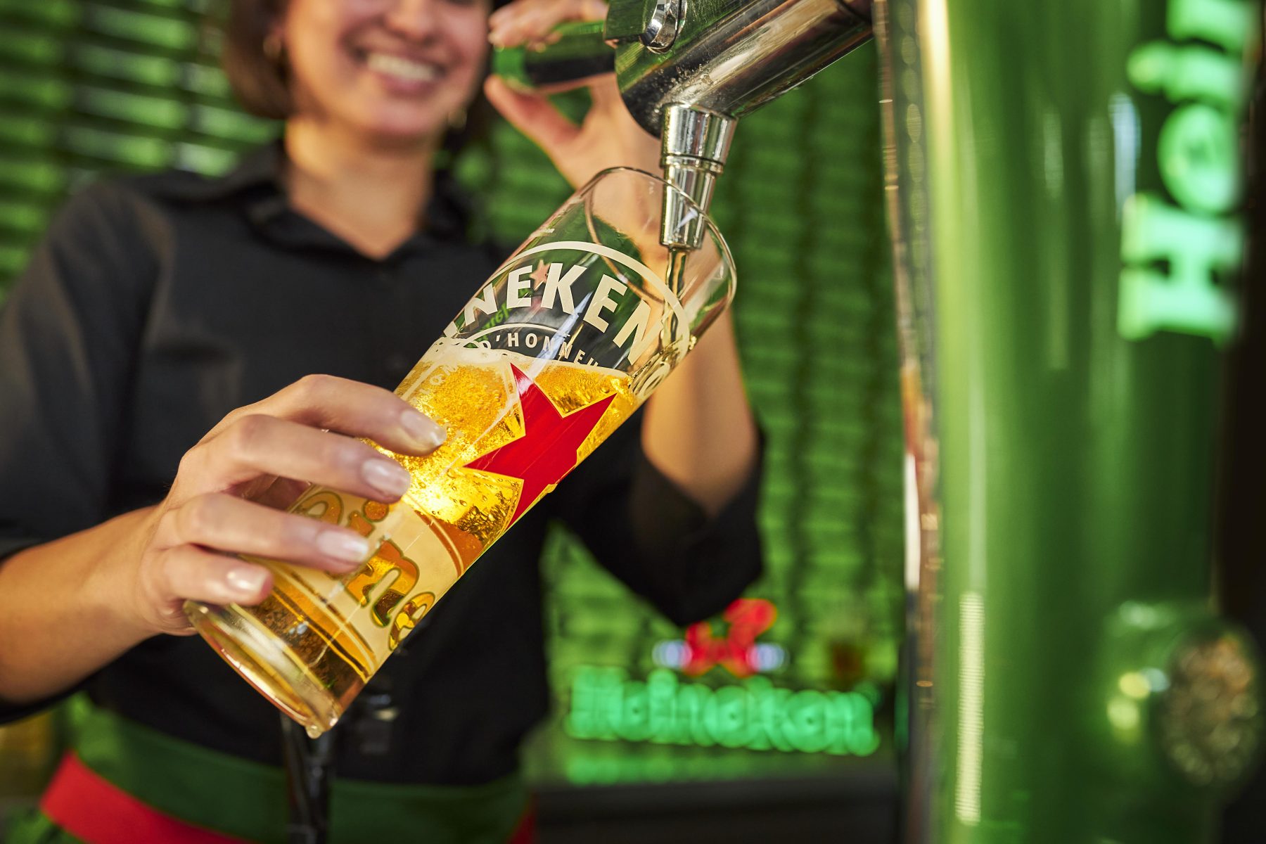 Heineken invites TFWA guests to test pouring skills in Champions League ...
