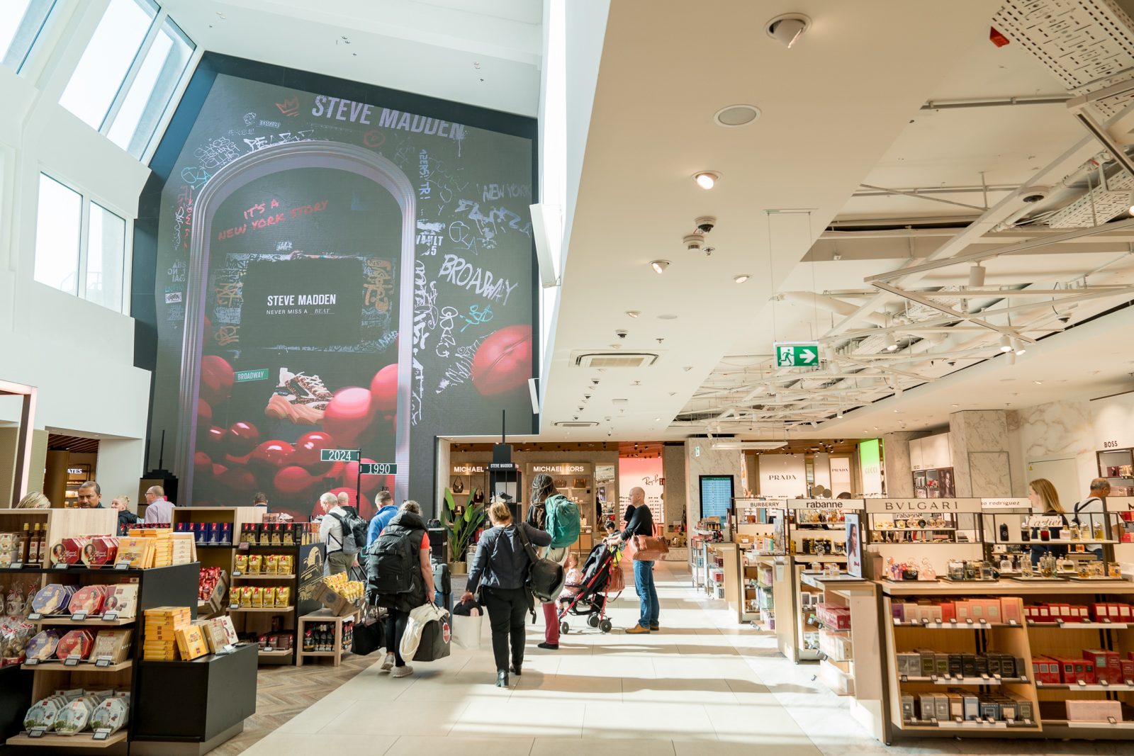 Gebr. Heinemann expands Main Shop Plaza at Vienna Airport T1
