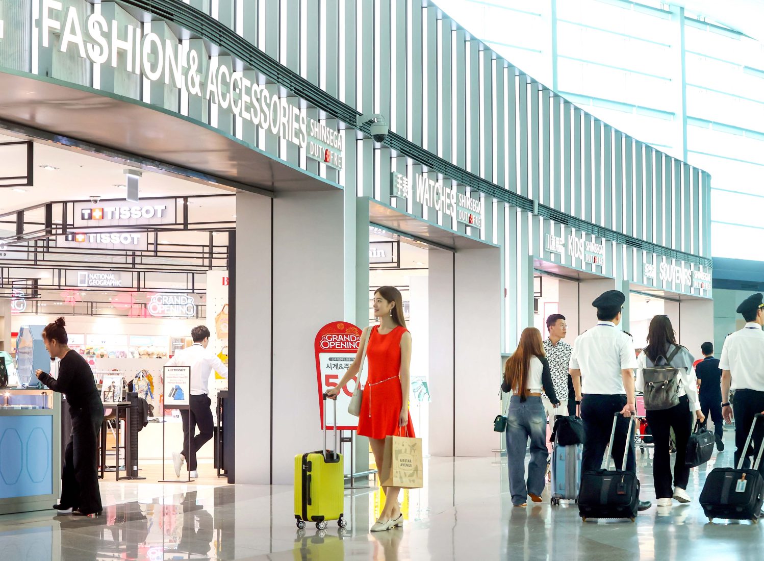 Shinsegae Duty Free unveils new fashion and beauty zone at Incheon ...