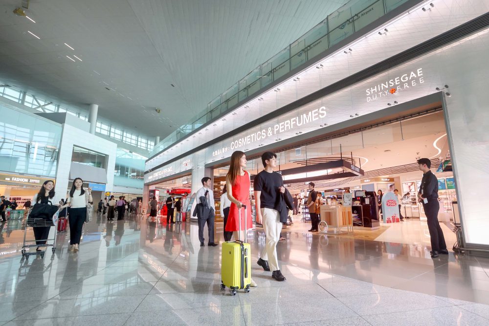 Shinsegae Duty Free introduces Transparent OLED displays