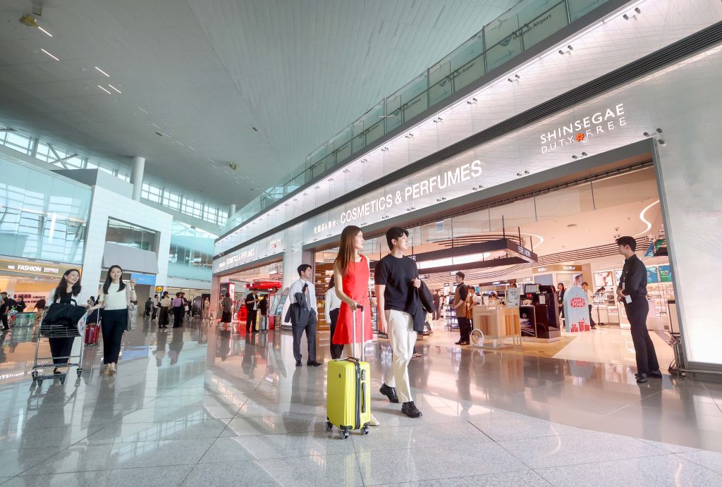 Shinsegae Duty Free unveils new fashion and beauty zone at Incheon ...