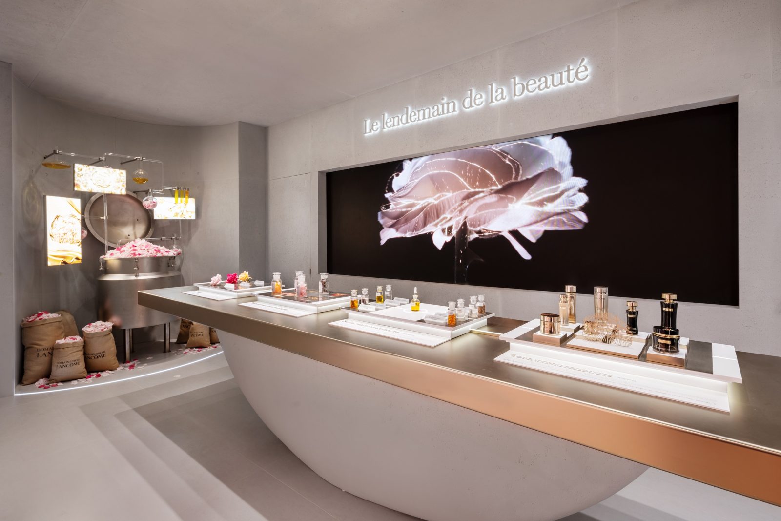 World's largest Lancôme flagship store opens in Hainan