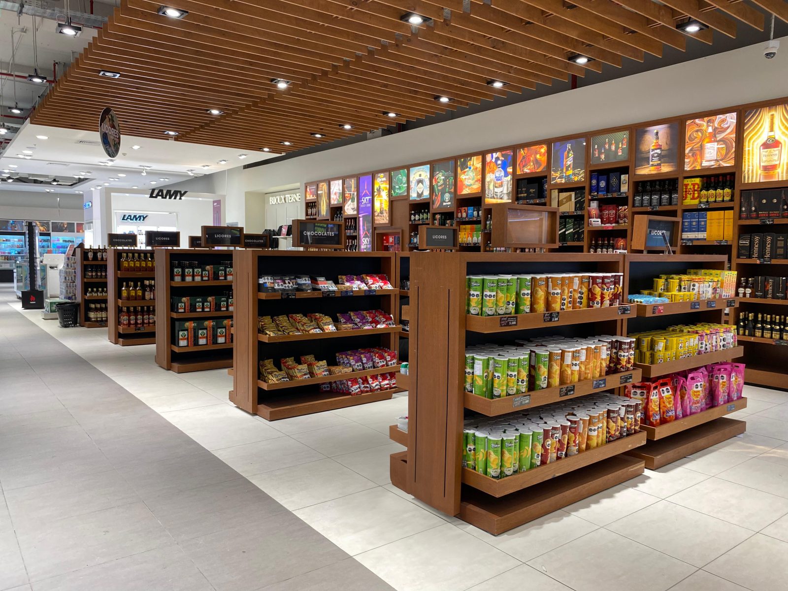 Top Brands announces Mega Shopping store acquisition