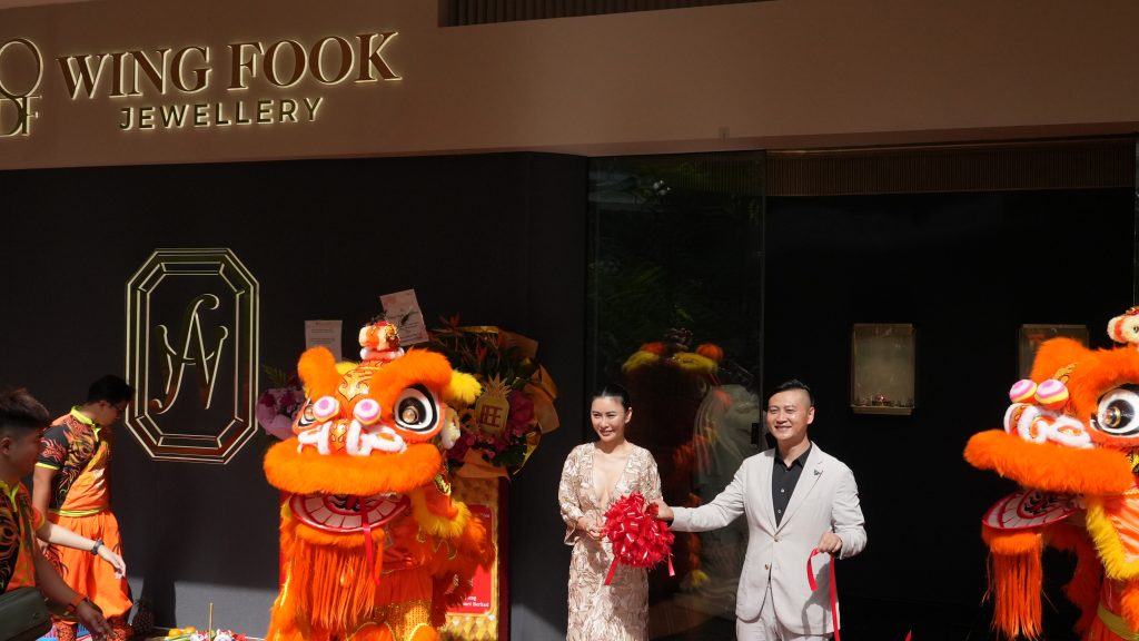 One World Duty Free opens Singapore Flyer store