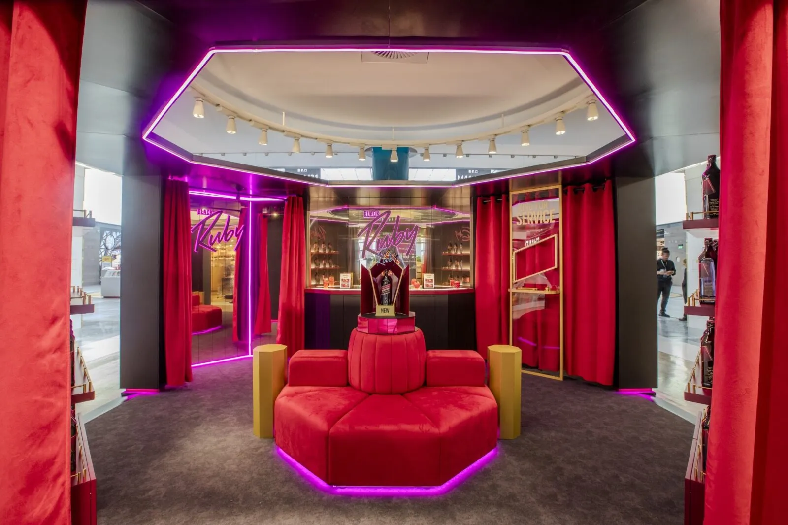 Johnnie Walker Black Ruby pop-up features at Paris Charles de Gaulle ...