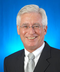 Bakker to join Abu Dhabi Airports Co