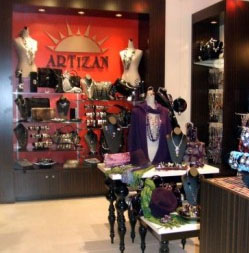 HDS Retail North America opens two LaGuardia stores